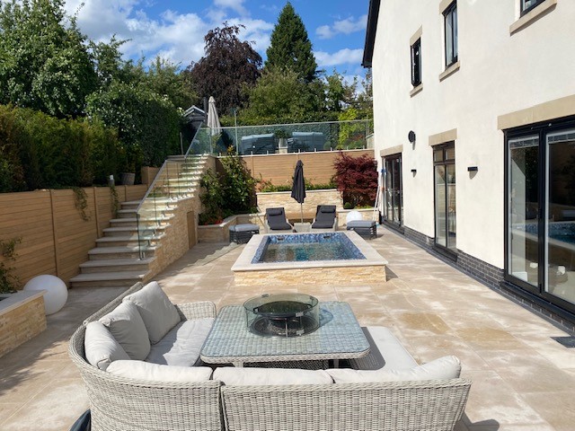 Wilmslow, Cheshire - Peninsula Pools